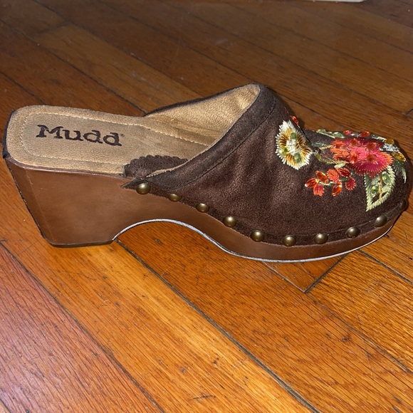 Mudd | Shoes | Vintage Mudd Boho Floral Embroidered Clogs | Poshmark